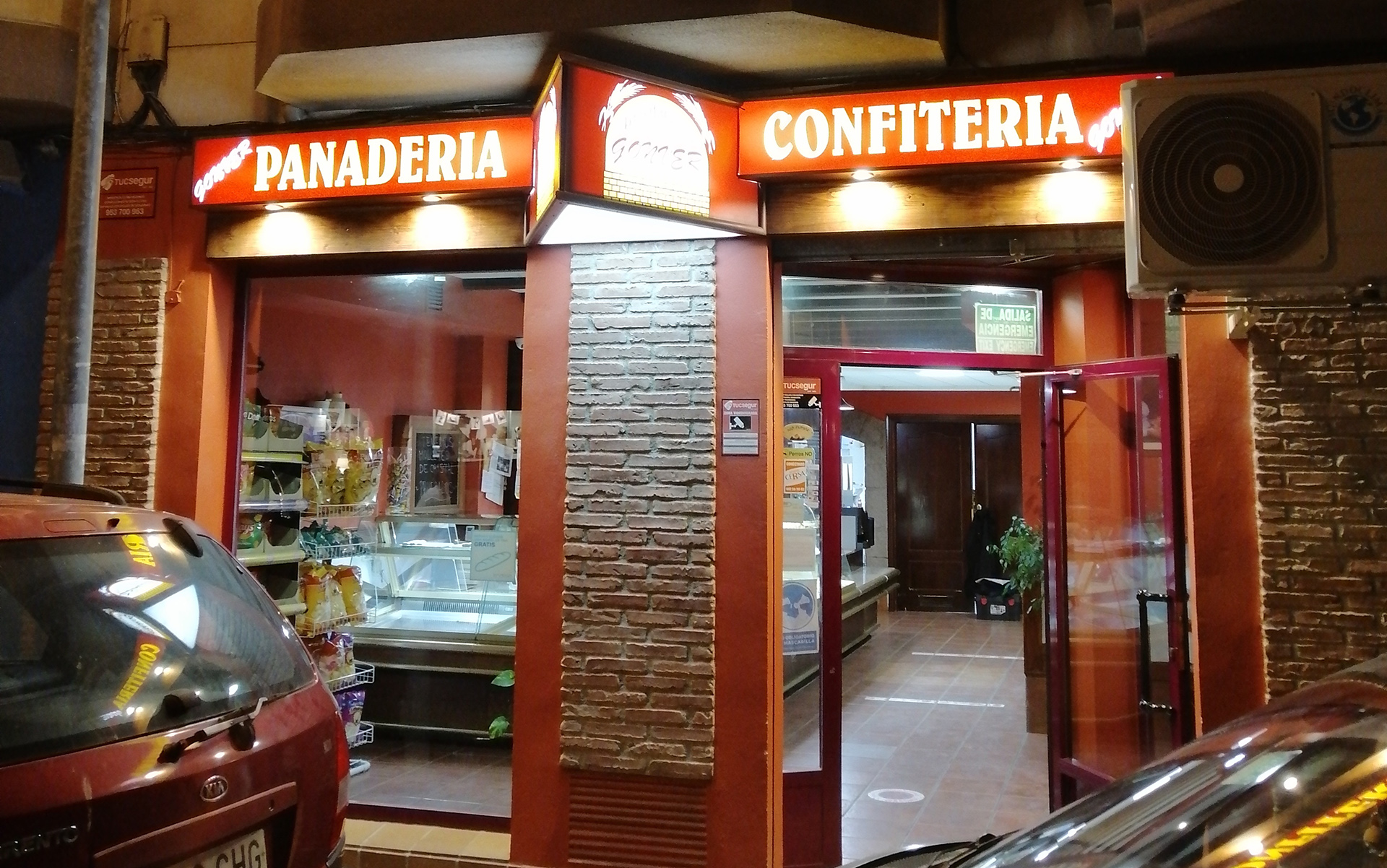 Panadería - Confitería. Martos (Jaén). - Cajón de cobro automático ...